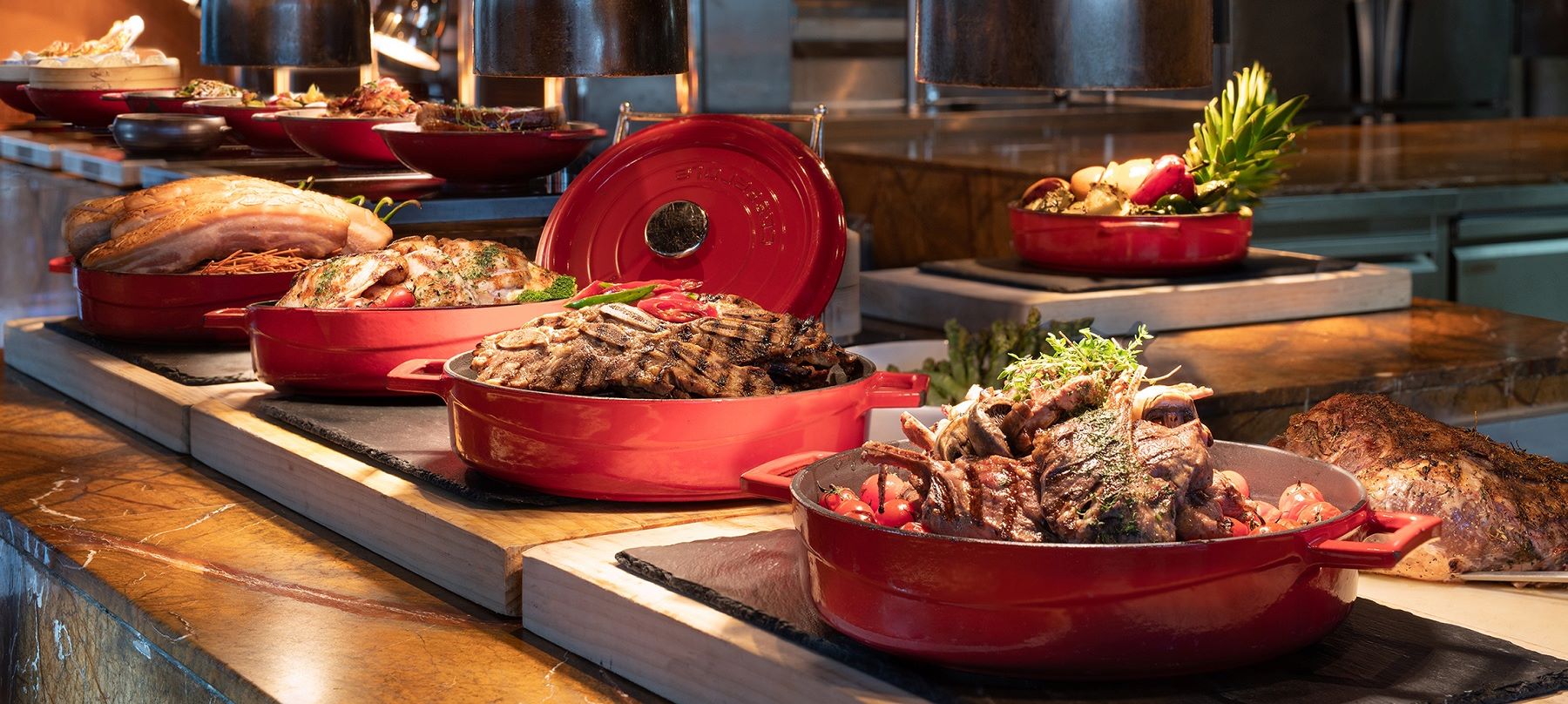 Welcome to Courtyard Marriott Seoul Pangyo's MoMo cafe & MoMo Bar.